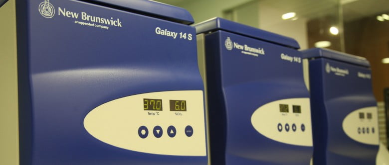 Serum IVF embryo incubators